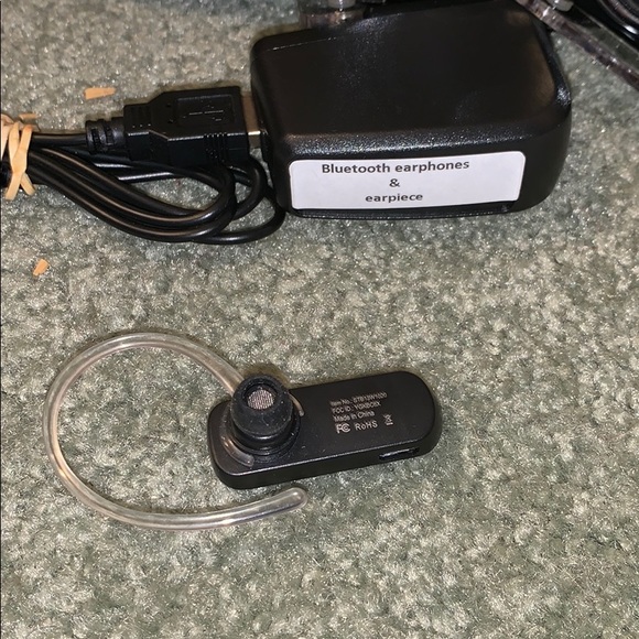 Microsoft | Other | New Microsoft Wireless Display Adaptor Wspeakers ...